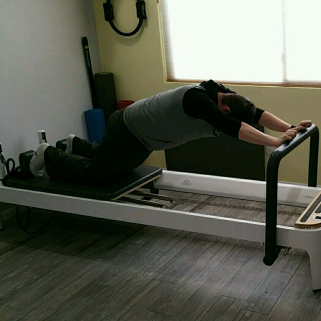 Cat Stretch - Exercise How-to - Workout Trainer by Skimble