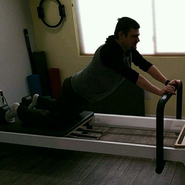 Cow Stretch by Benjamin V. - Exercise How-to - Skimble