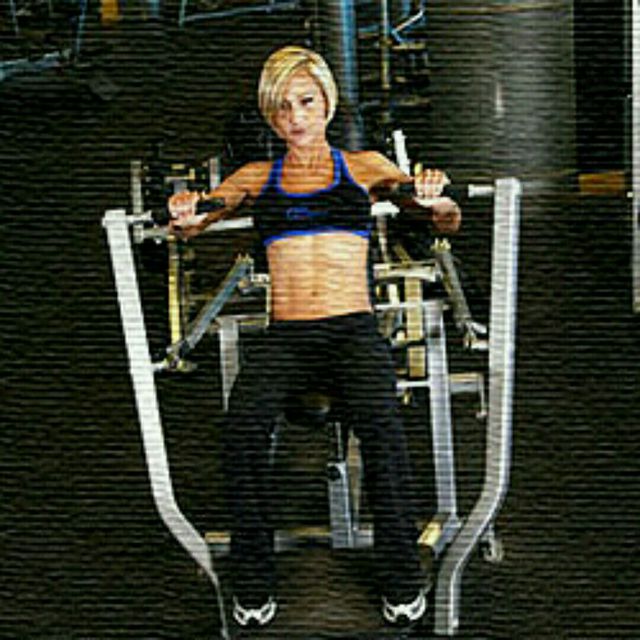 Press De Pecho En Máquina by Juan Diego F. - Ejercicio Cómo hacerlo ...