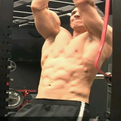 Abs - Knee Slide Tucks - Exercise How-to - Workout Trainer by Skimble