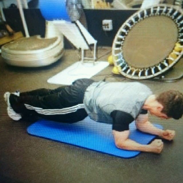 Plank Straight Leg March by Tony S. - Exercise How-to - Skimble