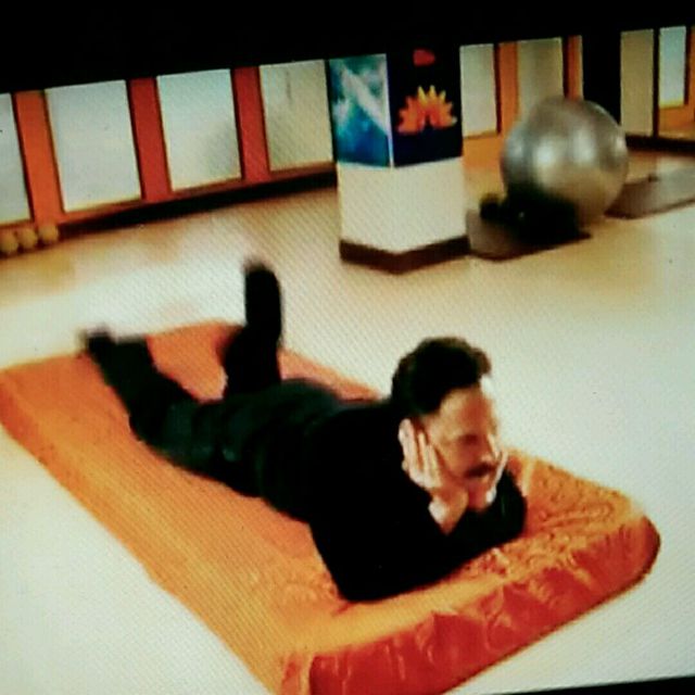 Heel Kicks - Exercise How-to - Workout Trainer by Skimble