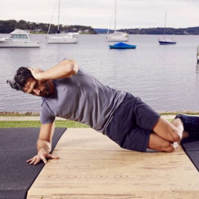 Side Plank Crunch - Exercise How-to - Workout Trainer by Skimble