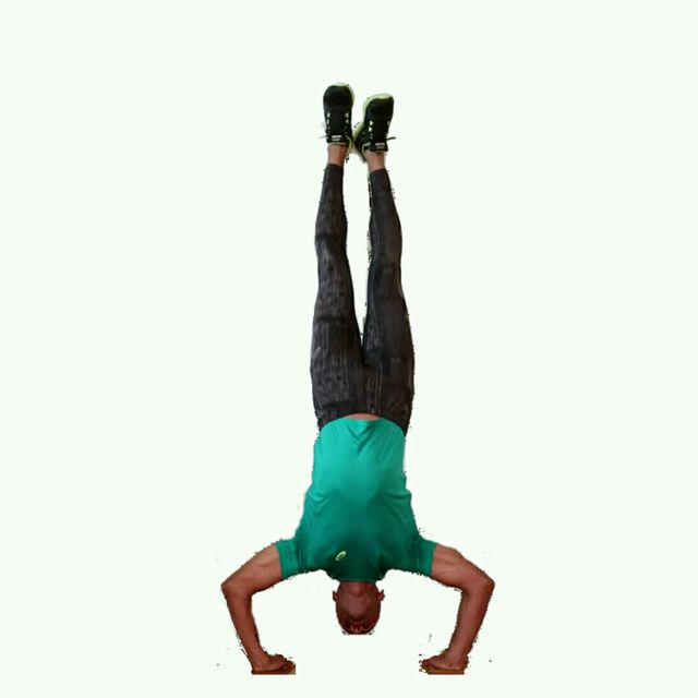IT Handstand Push Up by Giovanni F. - Exercise How-to - Skimble