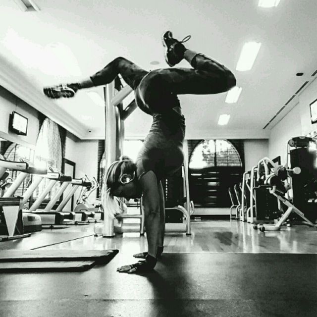 Freestanding Handstand Variations - Exercise How-to - Skimble