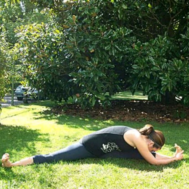 Front Split Left Fold by Alex Marchant - Exercise How-to - Skimble