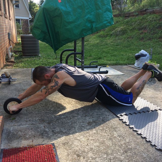 Ab Rollout by Rob D - Exercise How-to - Skimble Workout Trainer