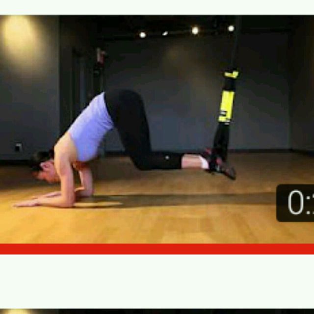 Trx Elbows Crunchs por Michelle Oliveira - Ejercicio Cómo hacerlo - Skimble