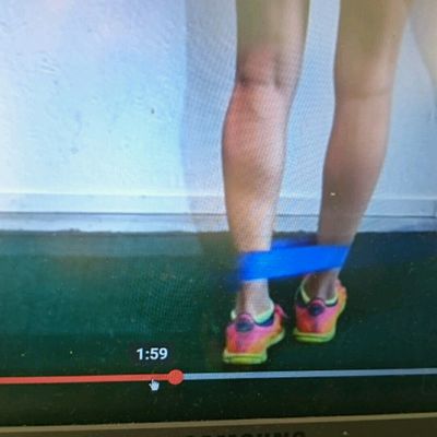 Frog Walk - Exercise How-to - Workout Trainer by Skimble