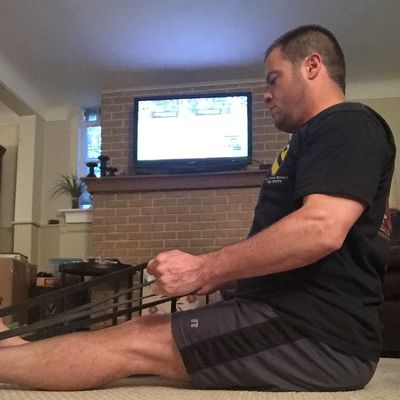 1/2 Banana - Exercise How-to - Workout Trainer by Skimble