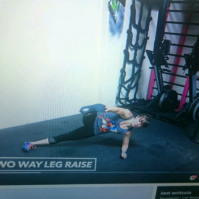 Side Plank Two Way rise by Vasilia V. - Exercise How-to - Skimble
