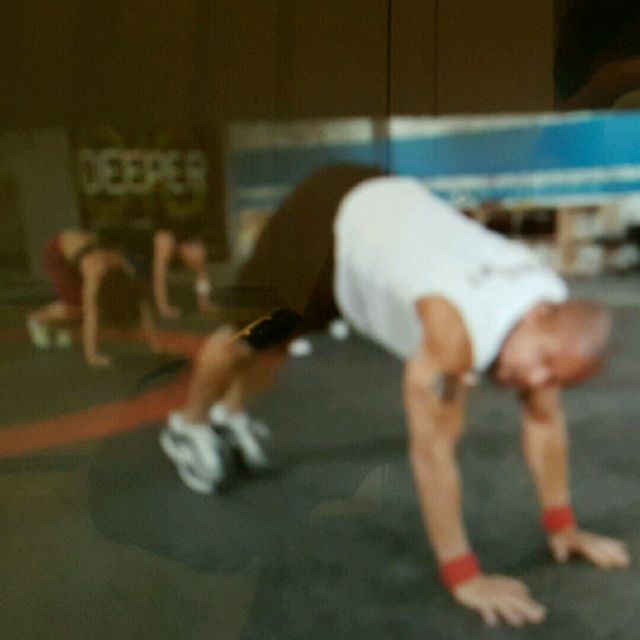 Speed In And Out Abs by Chan Y. - Exercise How-to - Skimble