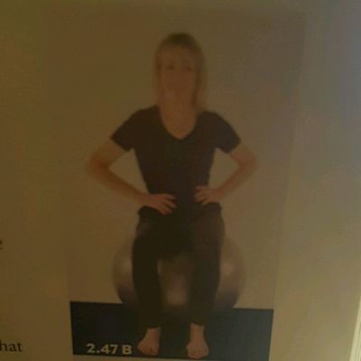 Ball Lifts - Exercise How-to - Workout Trainer by Skimble