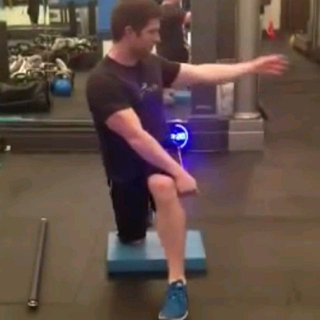 Kneeling Torso Stretch by Alonzo Brown - Exercise How-to - Skimble