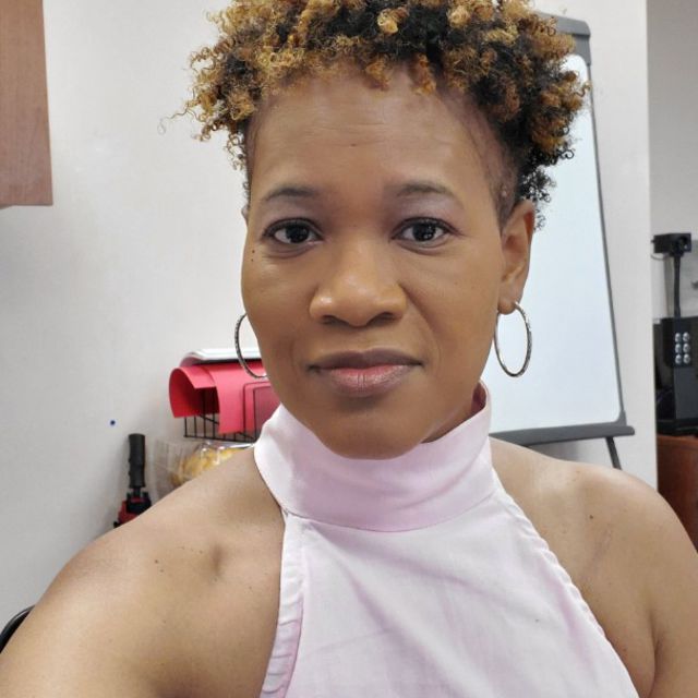 Chandra Lynch - Profile - Skimble Workout Trainer