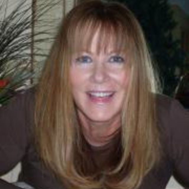 Kim Connell Stone - Profile - Skimble Workout Trainer