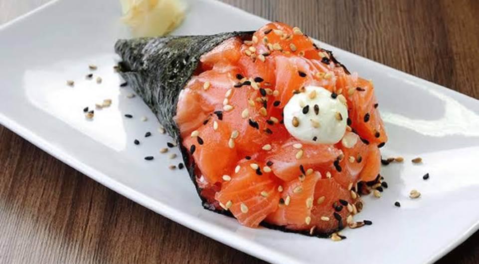 Aprenda a fazer Temaki Filadélfia