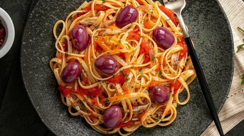 Massa à putanesca: aprenda a fazer essa delícia!