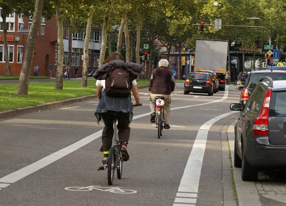 Cycling Speeds in Urban Traffic | Published in Findings
