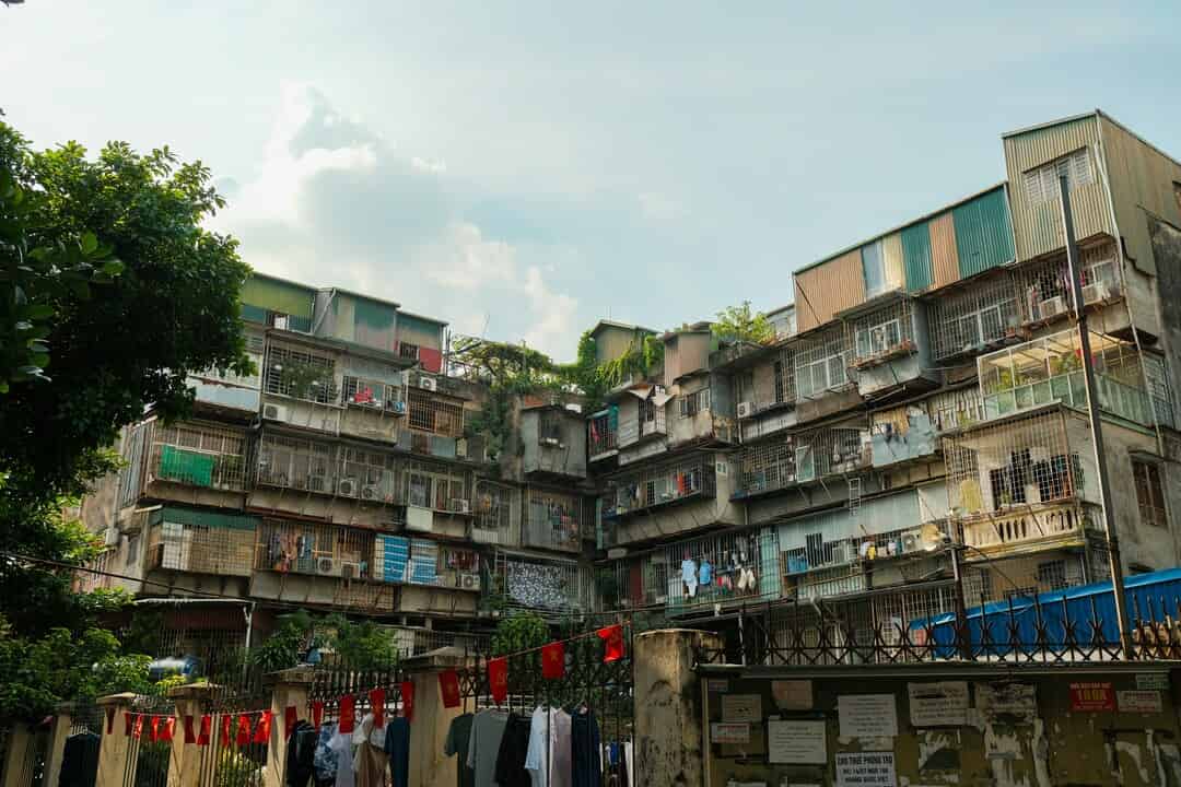 Relocation and informal settlement upgrading: impacts on residents ...