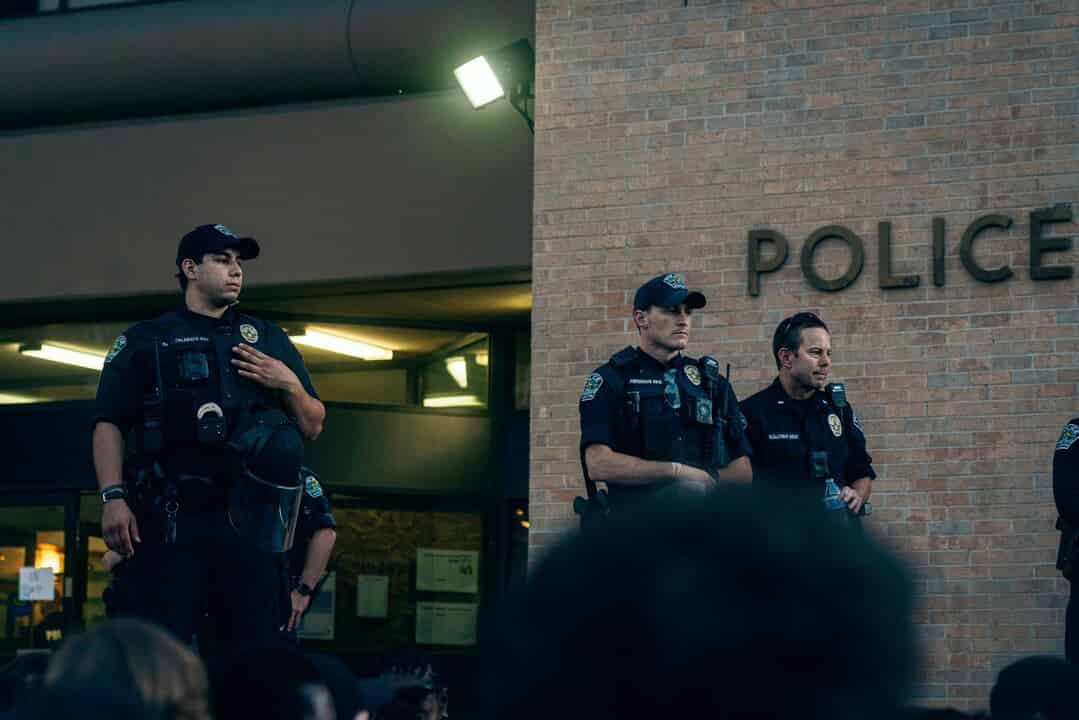 Polling on police use of body cameras: The effect of response option ...