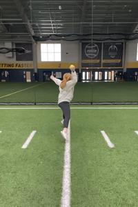 Clinical Diagnosis of Scapular Dyskinesis in a Youth Softball Pitcher ...