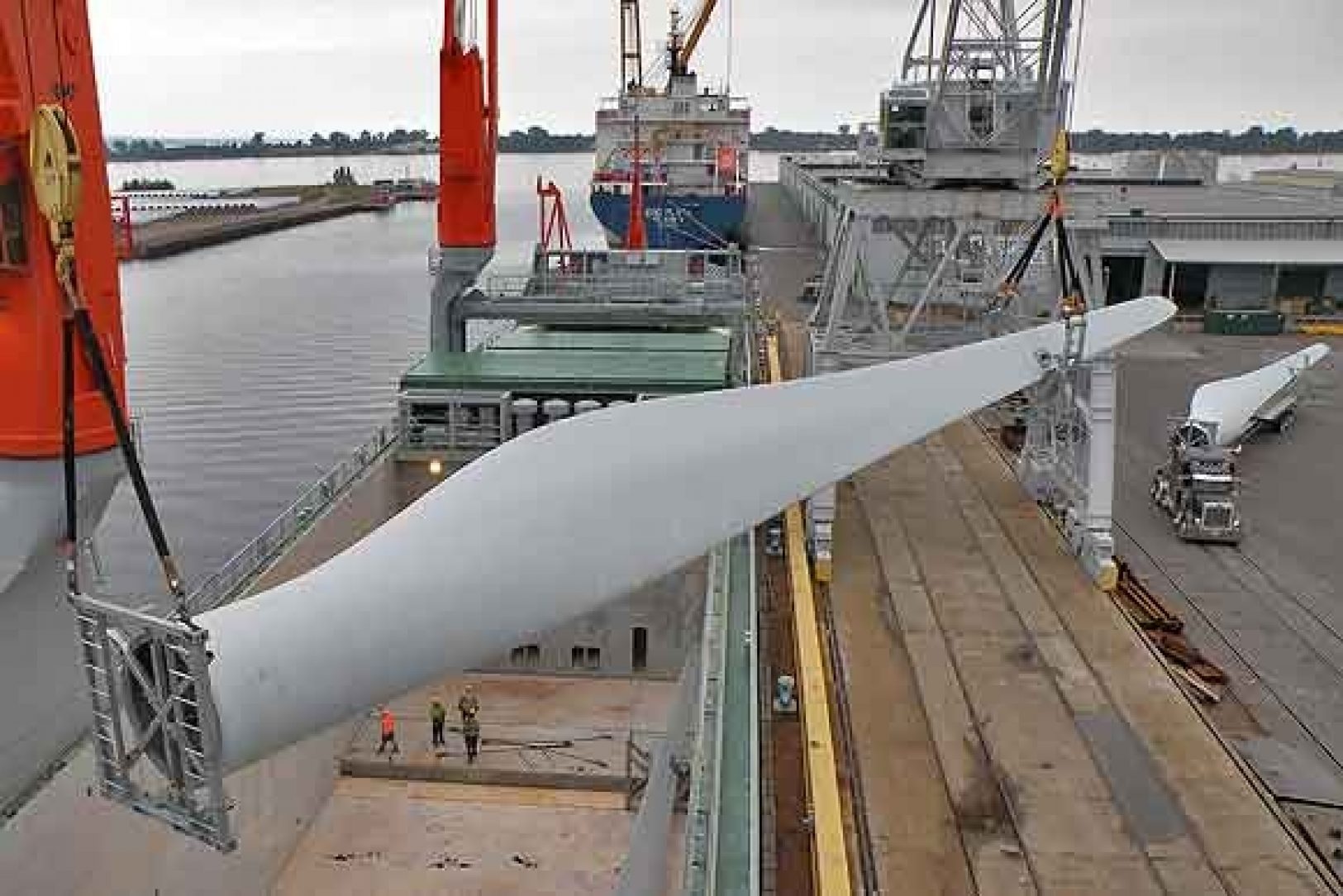Wind Blade Supports | American Galvanizers Association