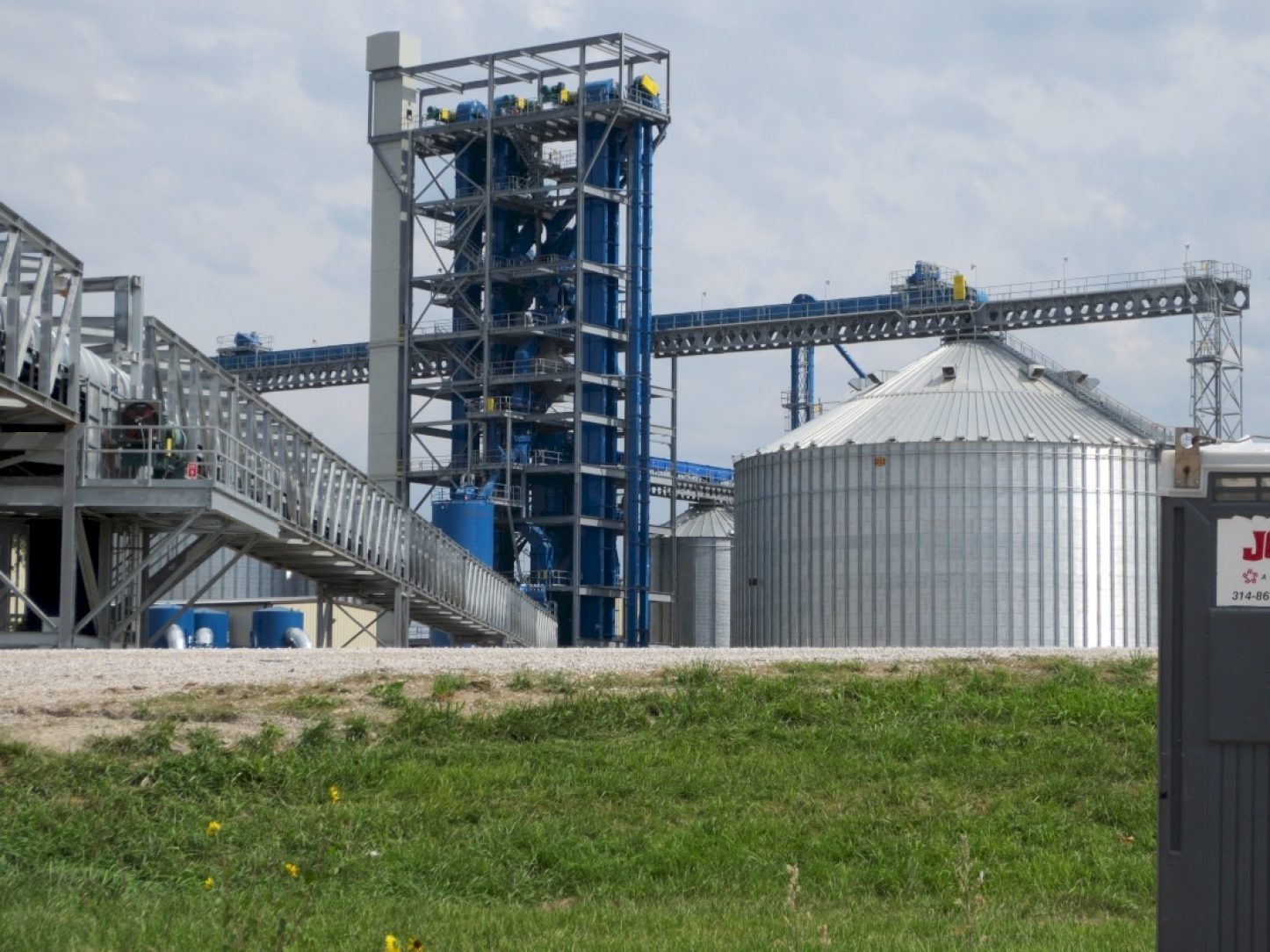 Bunge Grain Bins and Barge Loader | American Galvanizers Association