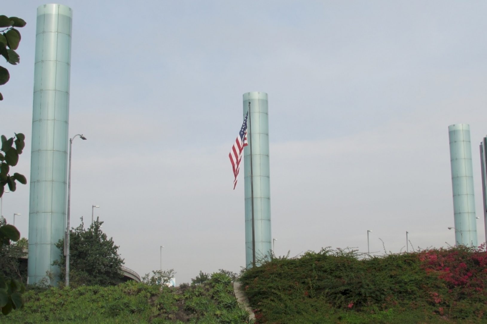 LAX Gateway Kinetic Light Pylons | American Galvanizers Association