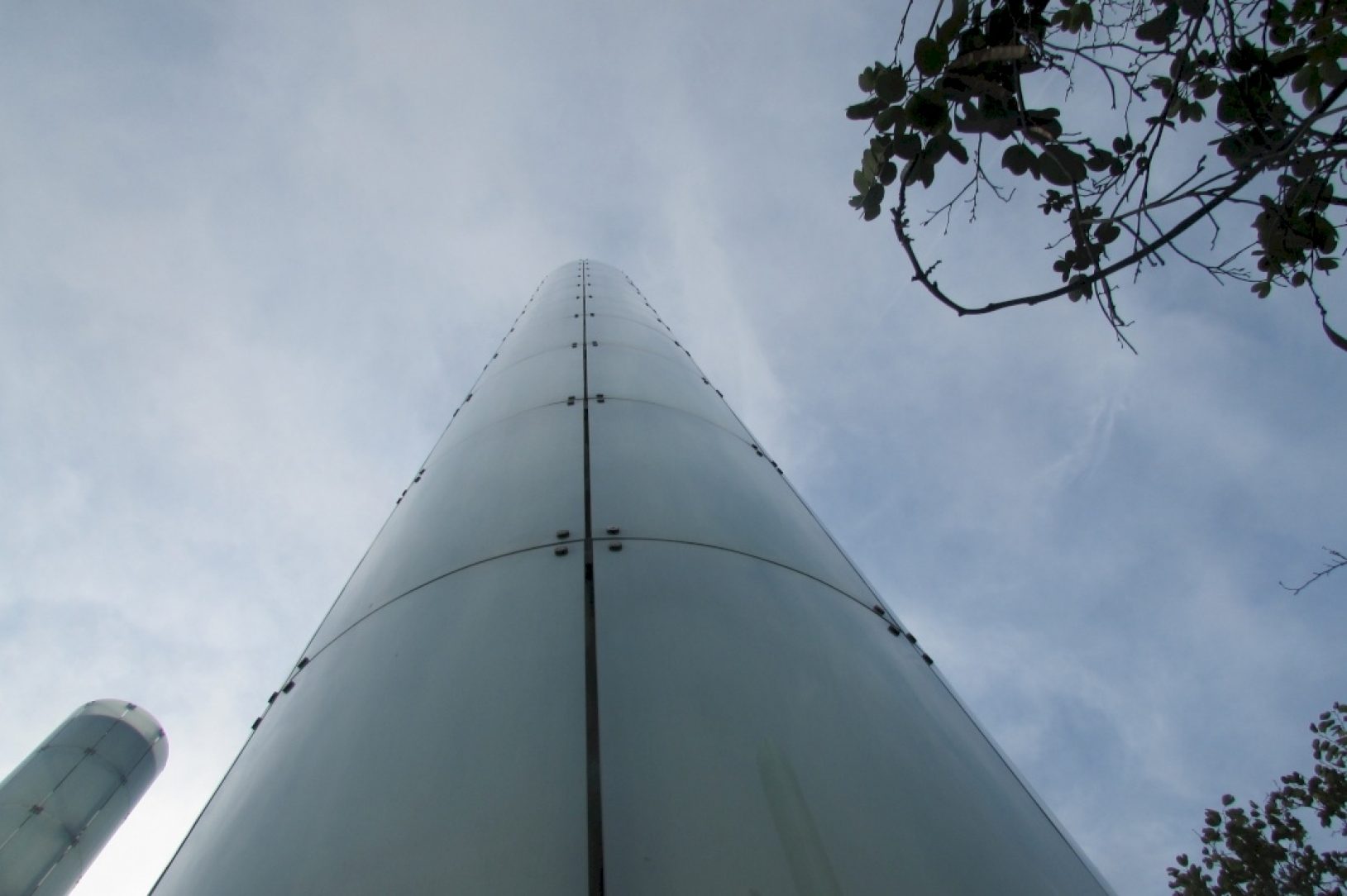 LAX Gateway Kinetic Light Pylons | American Galvanizers Association