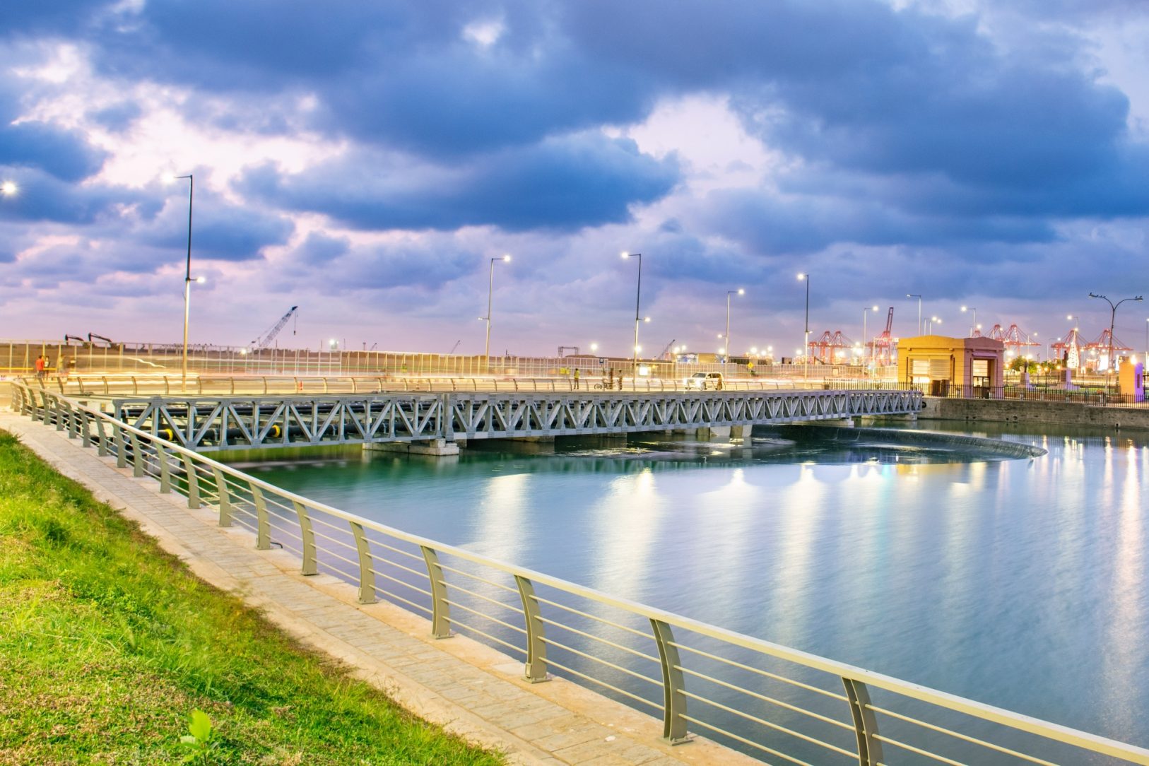 Bridge Over Beira Lake | American Galvanizers Association