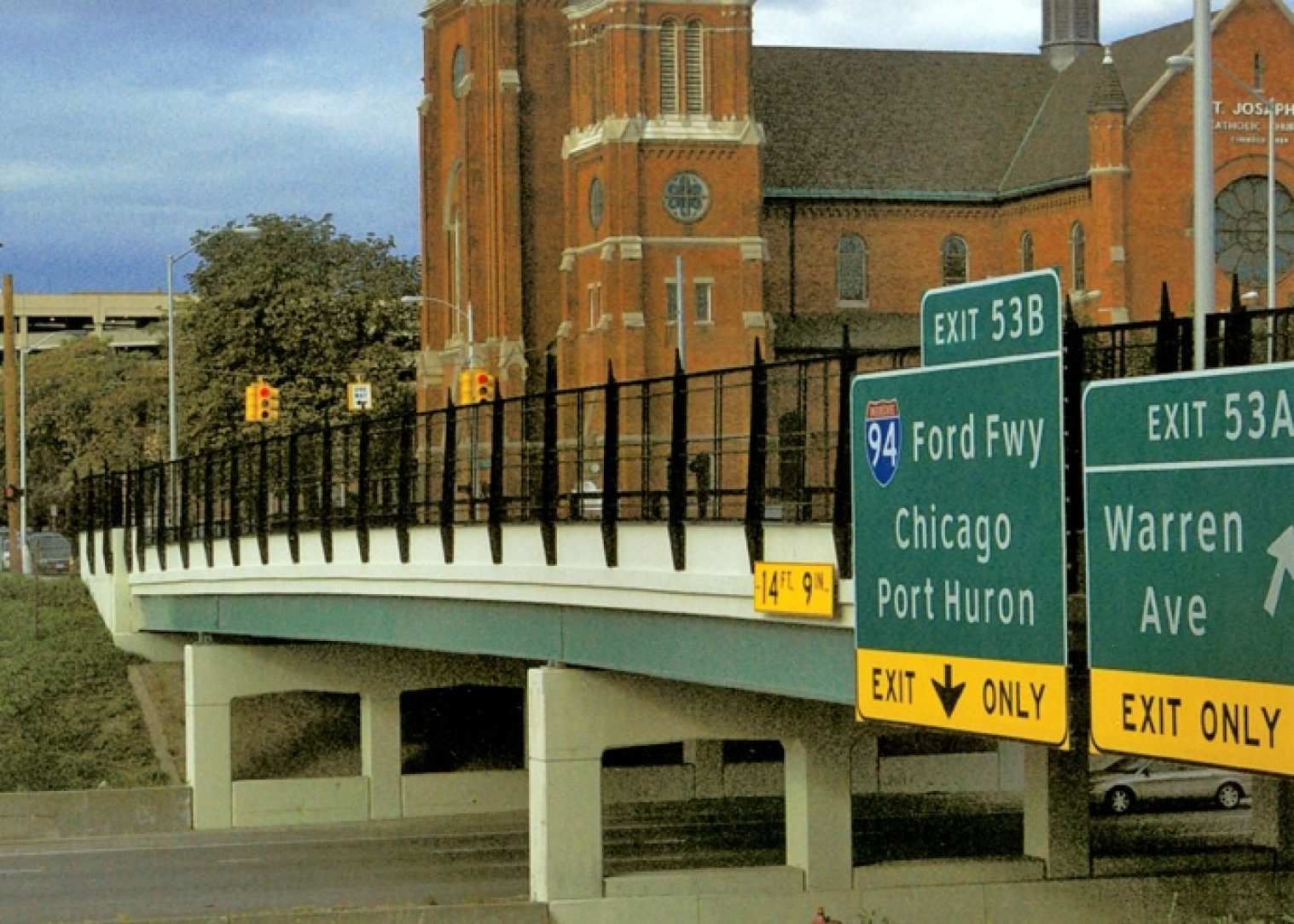 I-75 Overpass Railing | American Galvanizers Association