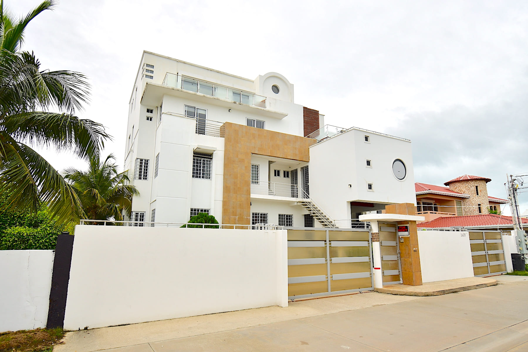 Apartments for Rent in Belize • Furnished & Unfurnished Long Term Rentals