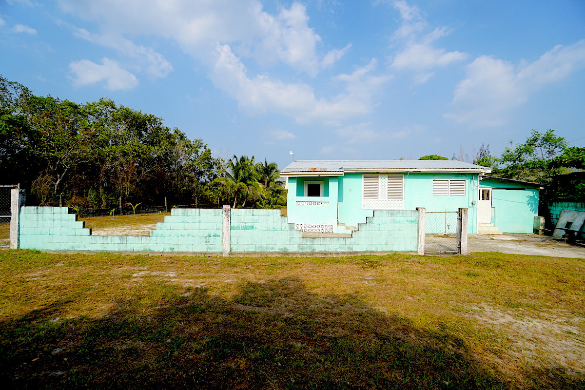 Transform This Fixer Upper into Your Dream Home- 5 Bed 4 bath in ...