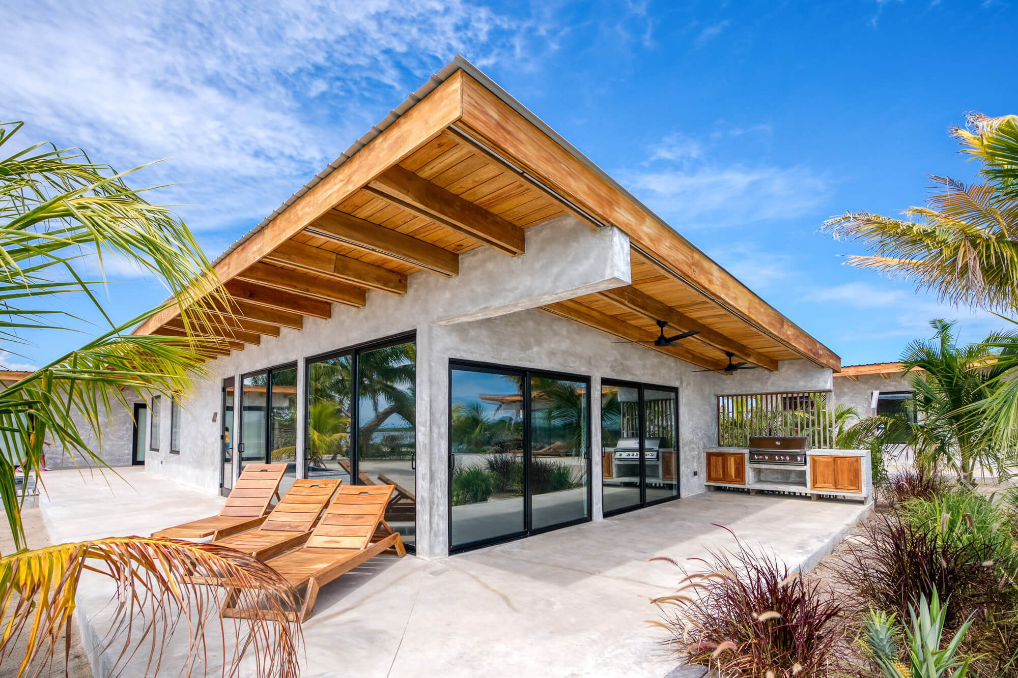 Seabird Villa 9; Fully Furnished Luxury 4 Bed, 3 Bath Waterfront Villa ...