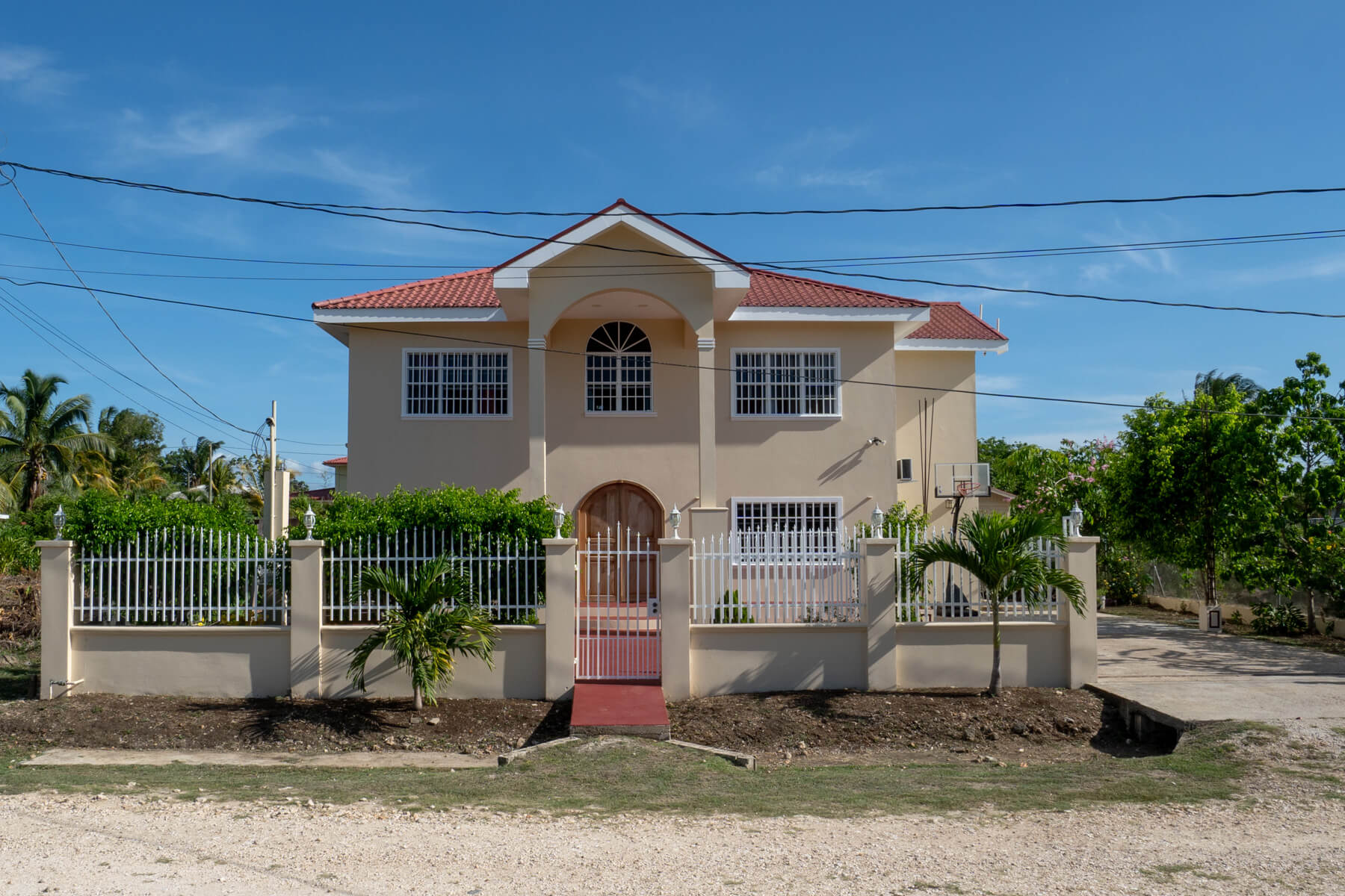 Grand 5 Bed, 2½ Bath Home in Capital City Near US Embassy Housing ...