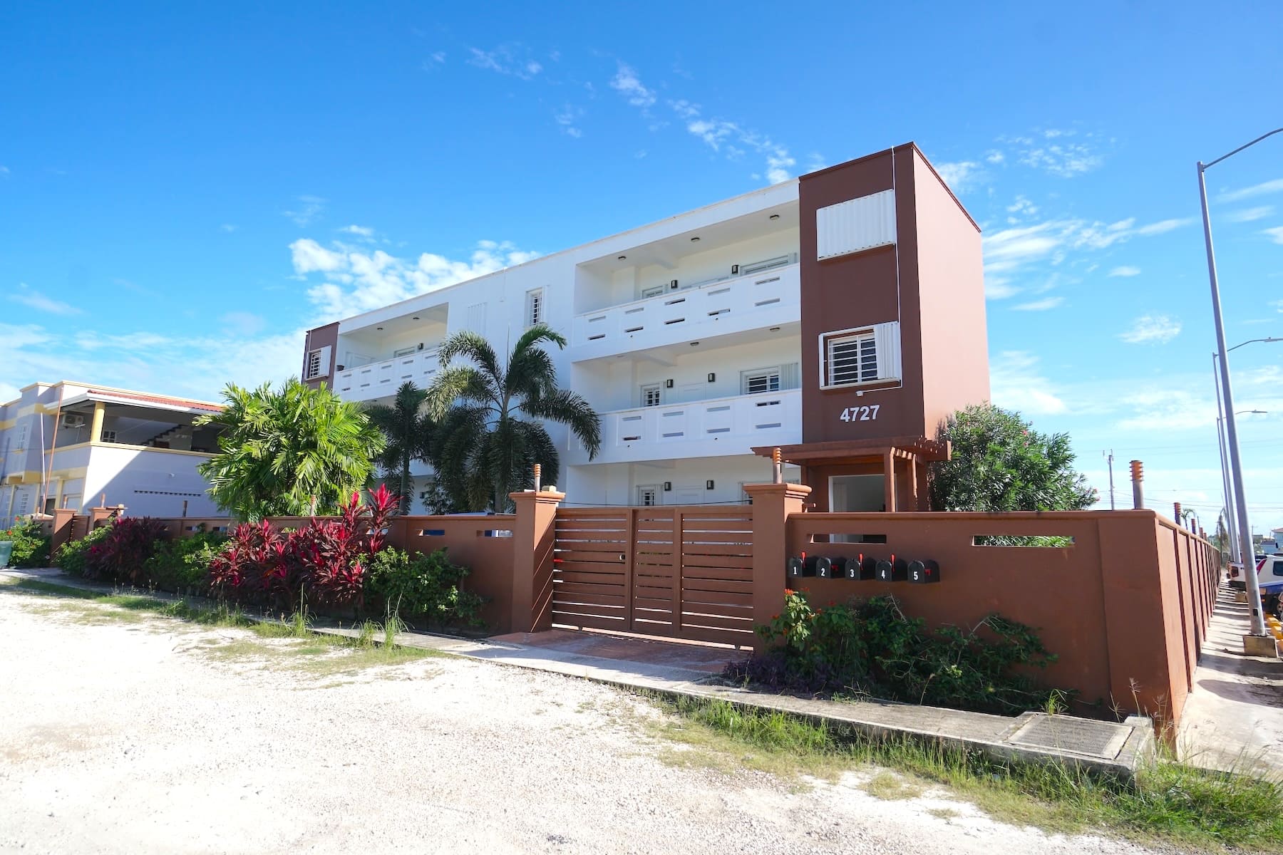 Multi-Unit Apartment Building in West Landivar, Belize City, BELIZE ...