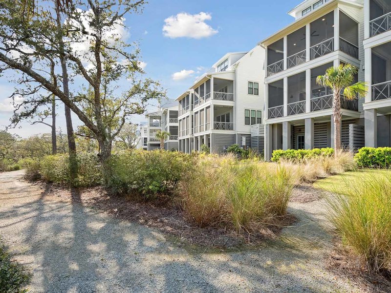 2568 Helmsman Road | Kiawah River