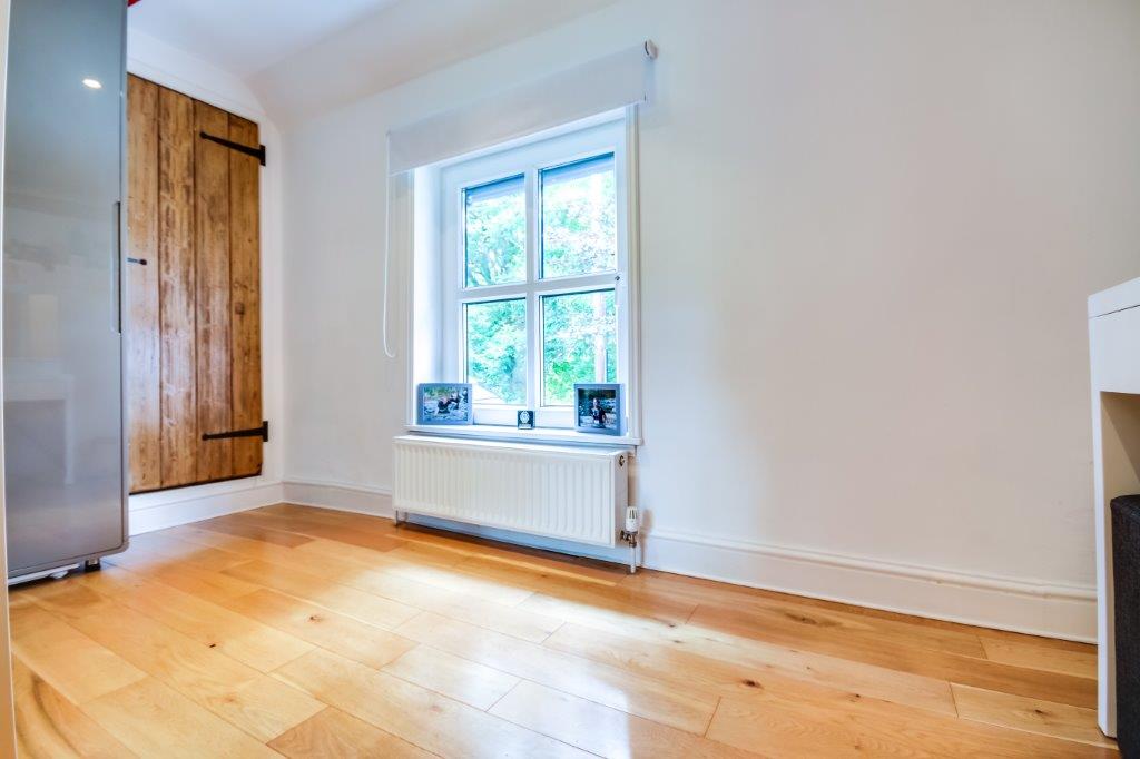 Throwley Forstal - Graham John