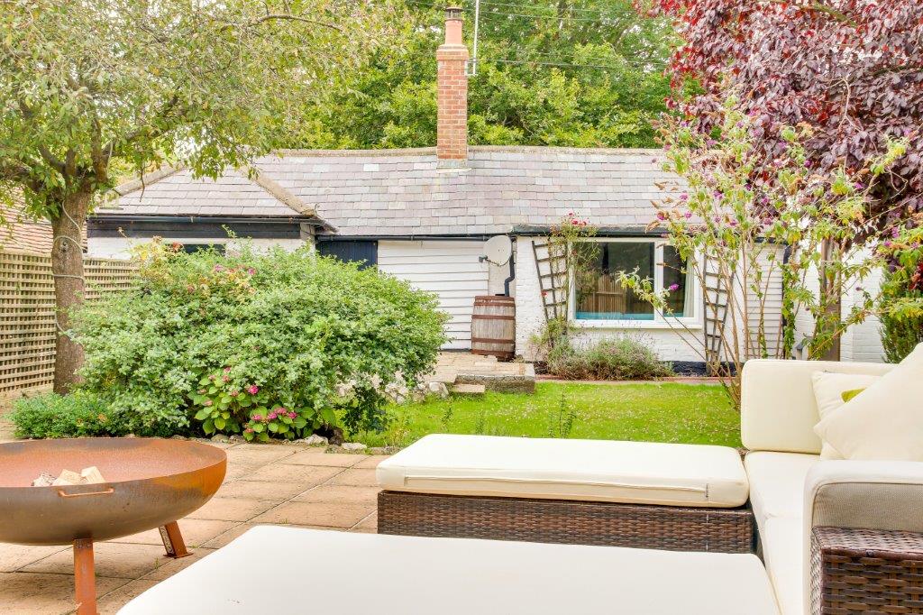 Throwley Forstal - Graham John