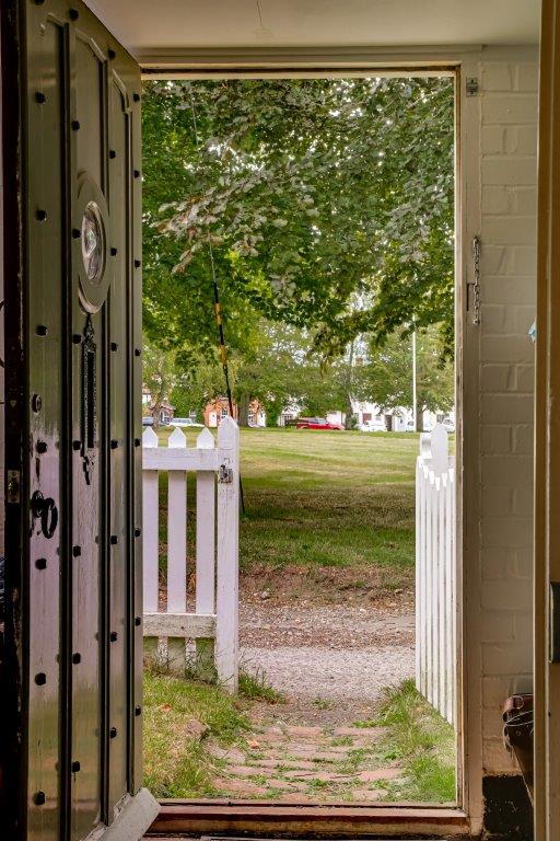 Throwley Forstal - Graham John