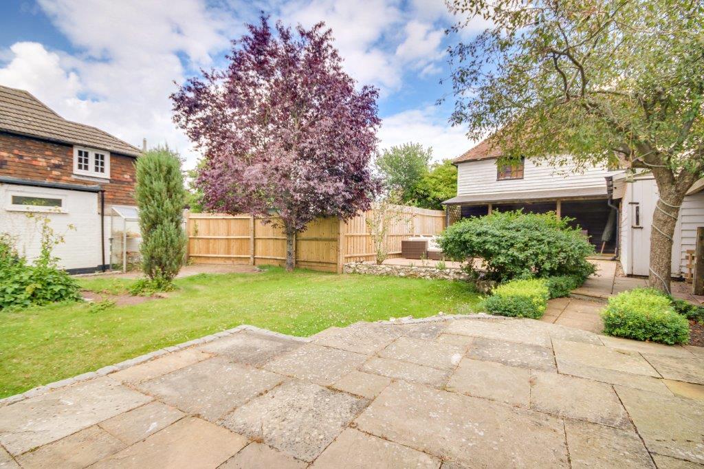 Throwley Forstal - Graham John