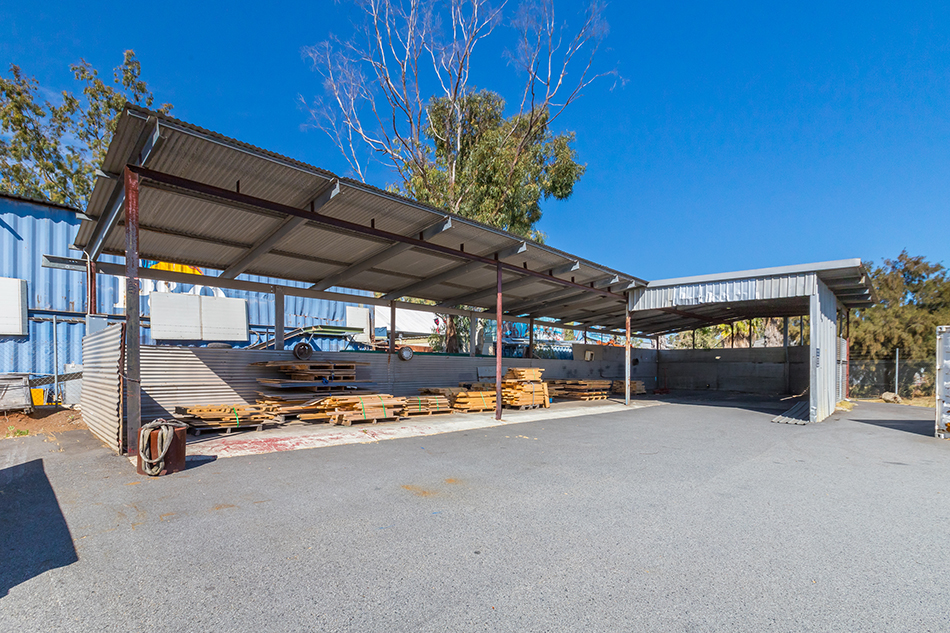 Office/Workshop with Large Hardstand Area | Burgess Rawson