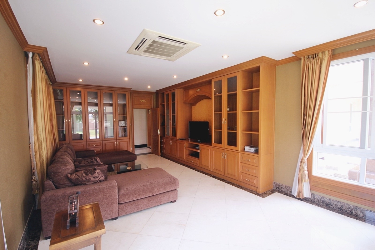 Luxury Two Story Mansion In Cha Am - Stonehead Real Estate