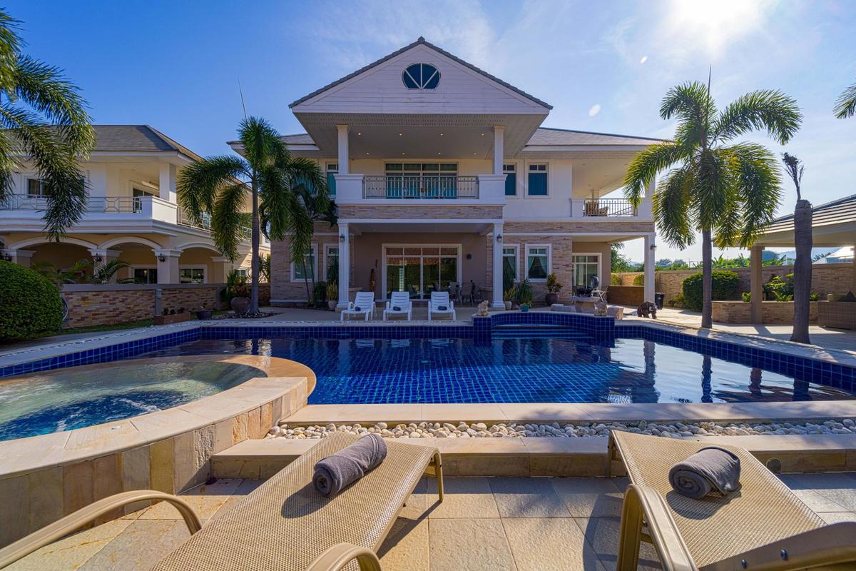 Hua Hin Palm Village: 2 Storey 6 Bedroom Pool Villa - Property ...