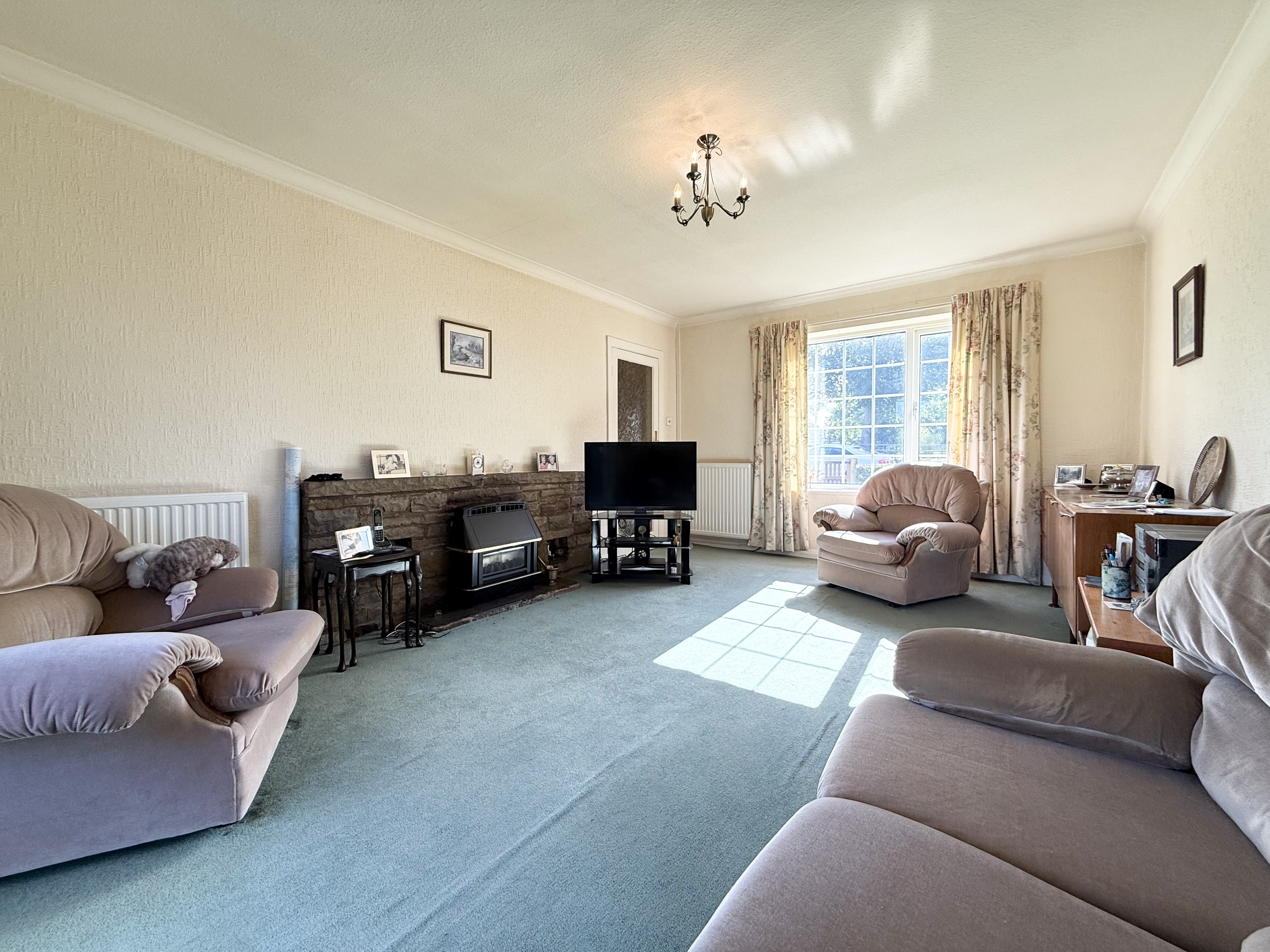Warford Crescent, Alderley Edge