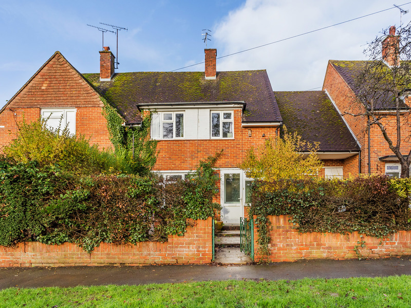 3 Bed House - Terrace To Rent in Reigate