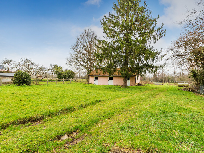 5 Bed House - Detached For Sale in Lingfield