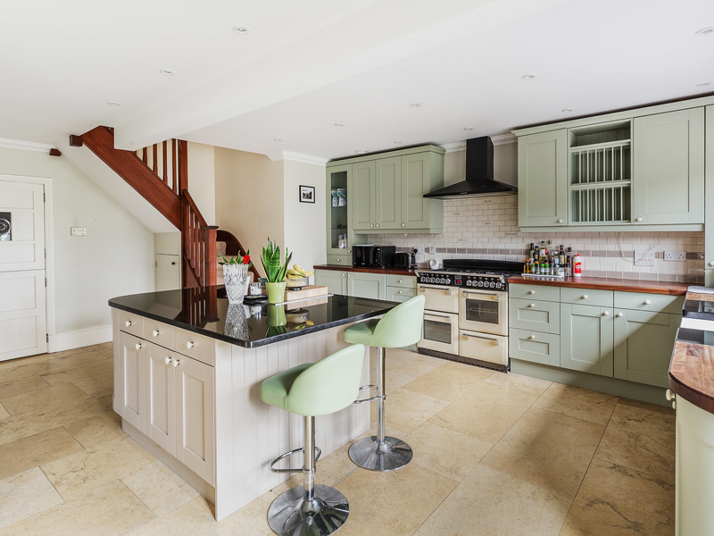 4 Bed House - Detached For Sale in East Grinstead