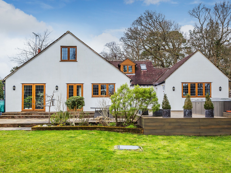 4 Bed House - Detached For Sale in East Grinstead